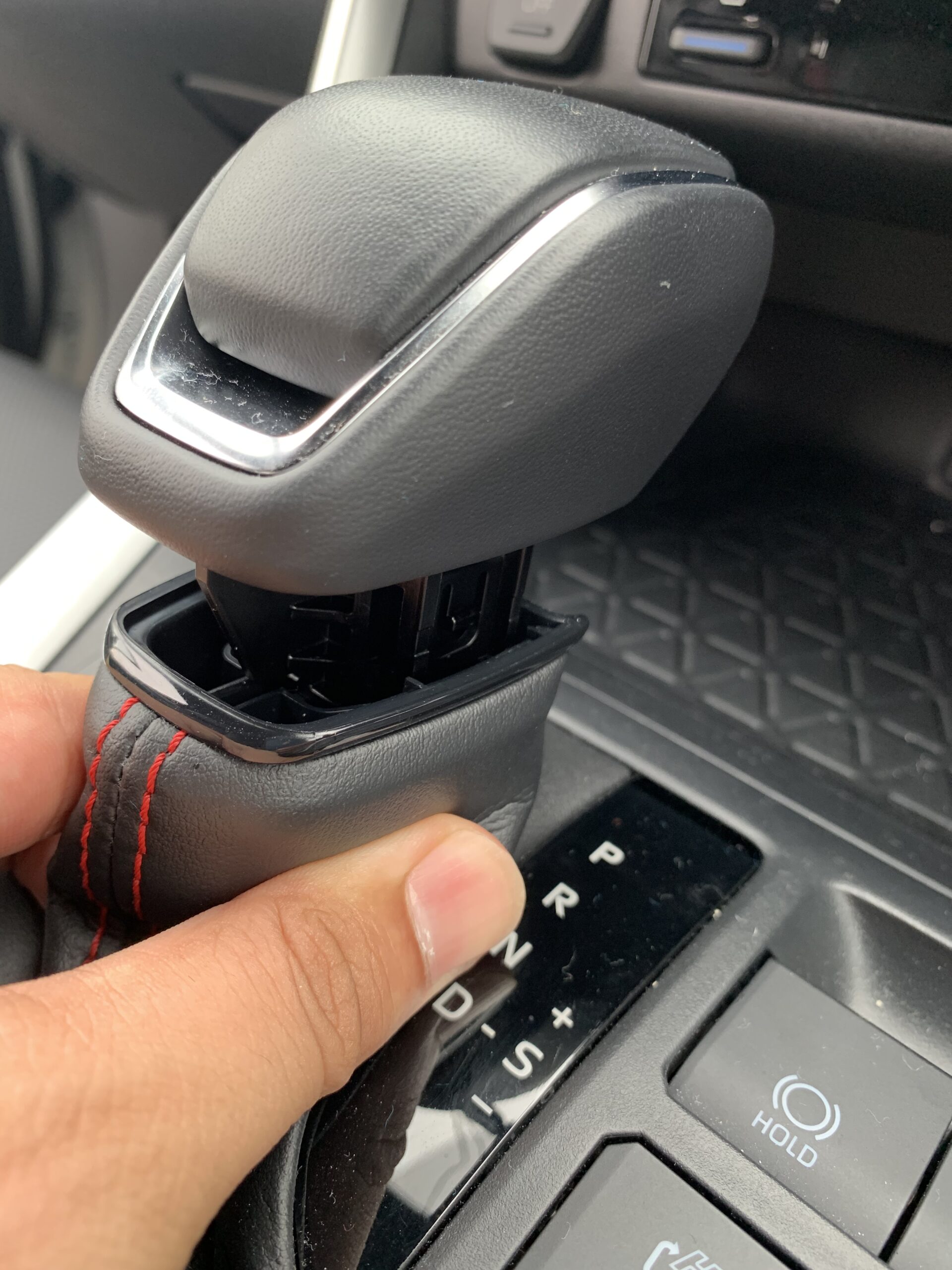 【RAV4】センターコンソールの外し方 | 気軽に楽しむカーオーディオ