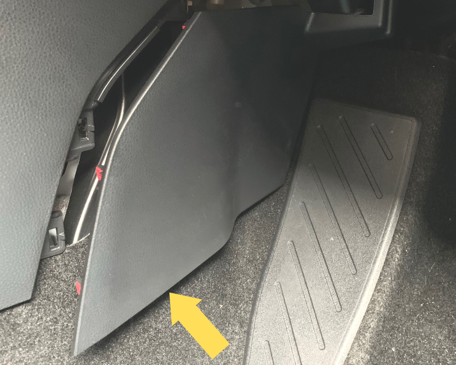 【RAV4】センターコンソールの外し方 | 気軽に楽しむカーオーディオ